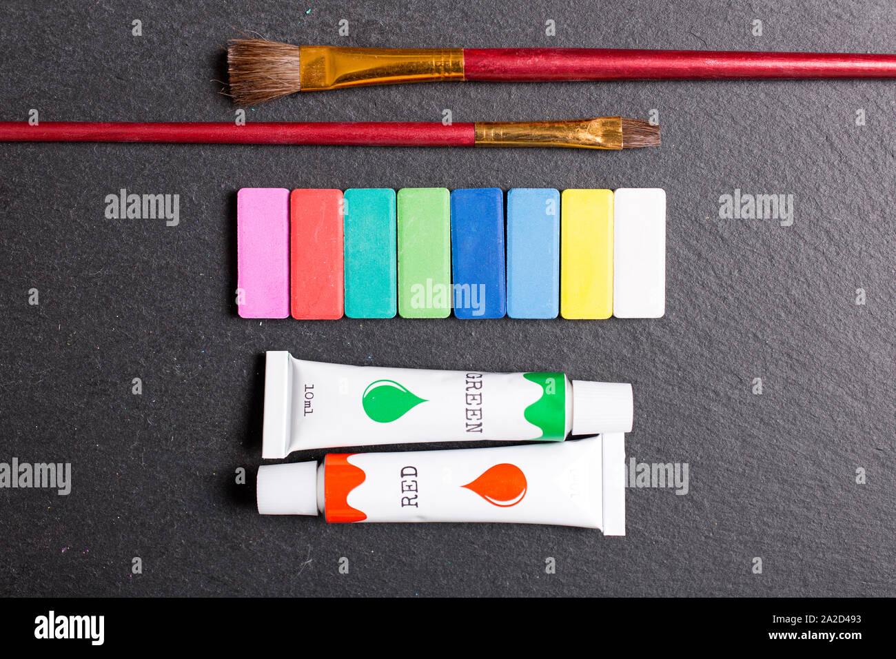 Palette paint tube squeeze hi-res stock photography and images - Alamy