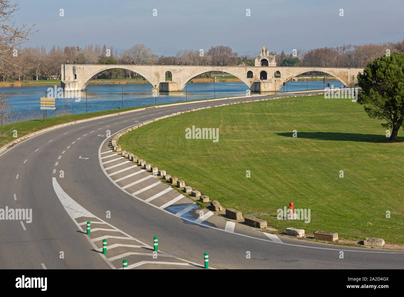 Pont d' avignon hi-res stock photography and images - Alamy