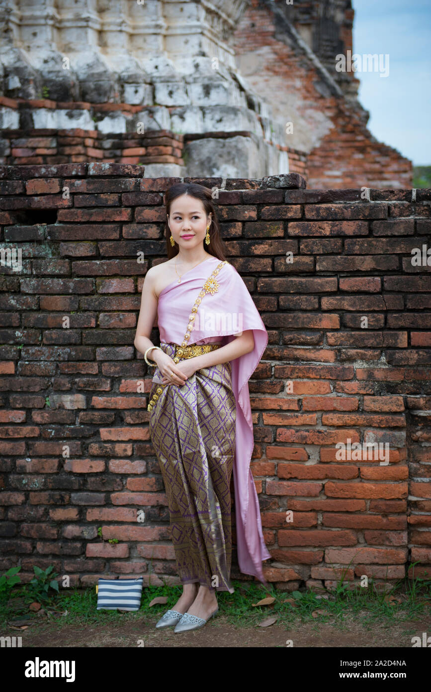 Woman in traditional Thai dress during Ayutthaya festival Stock Photo - Alamy