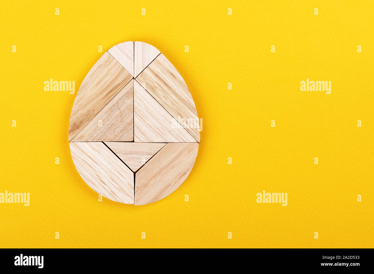An egg-shaped tangram puzzle built from tangram pieces, puzzle game ...