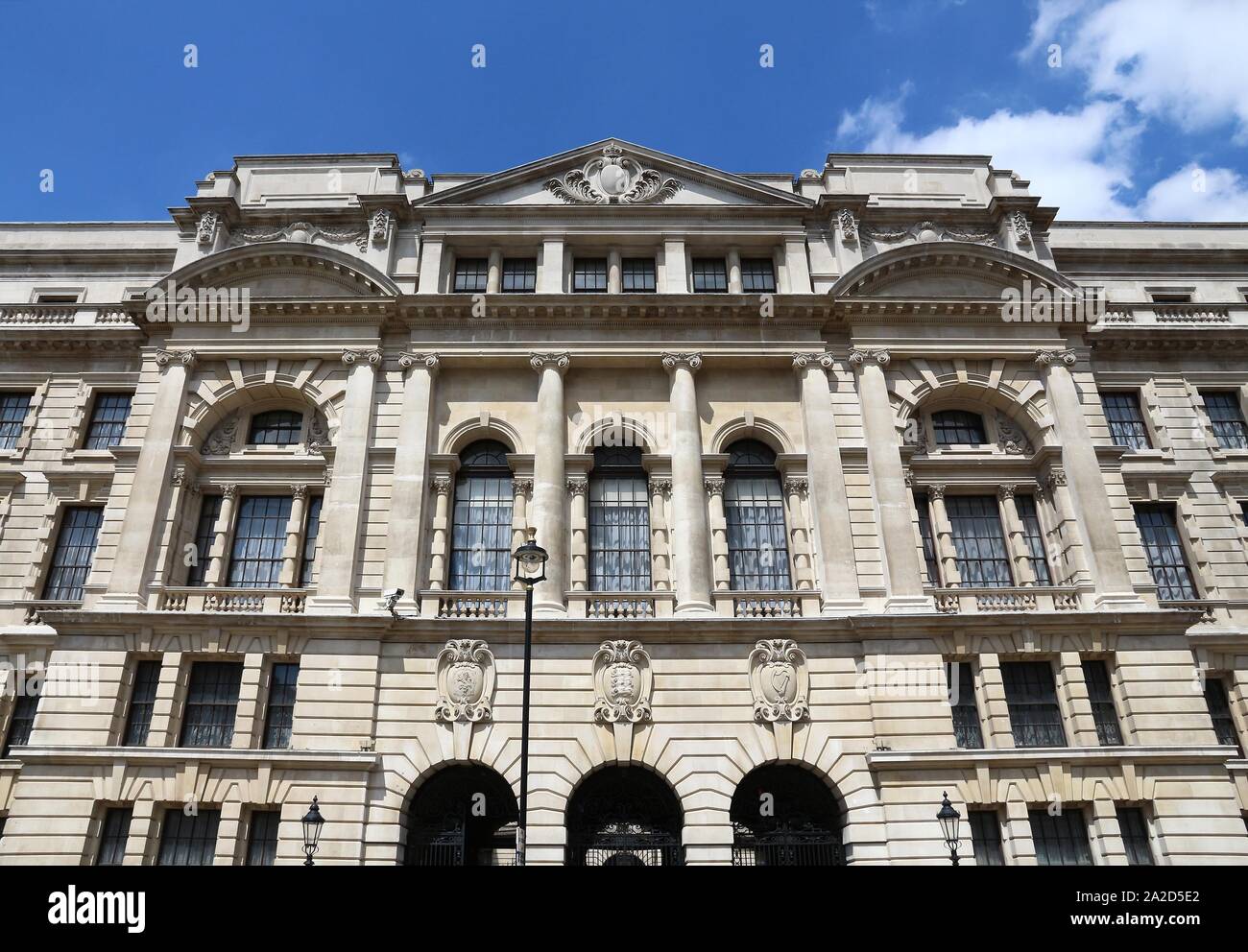 Office building england hi-res stock photography and images - Alamy