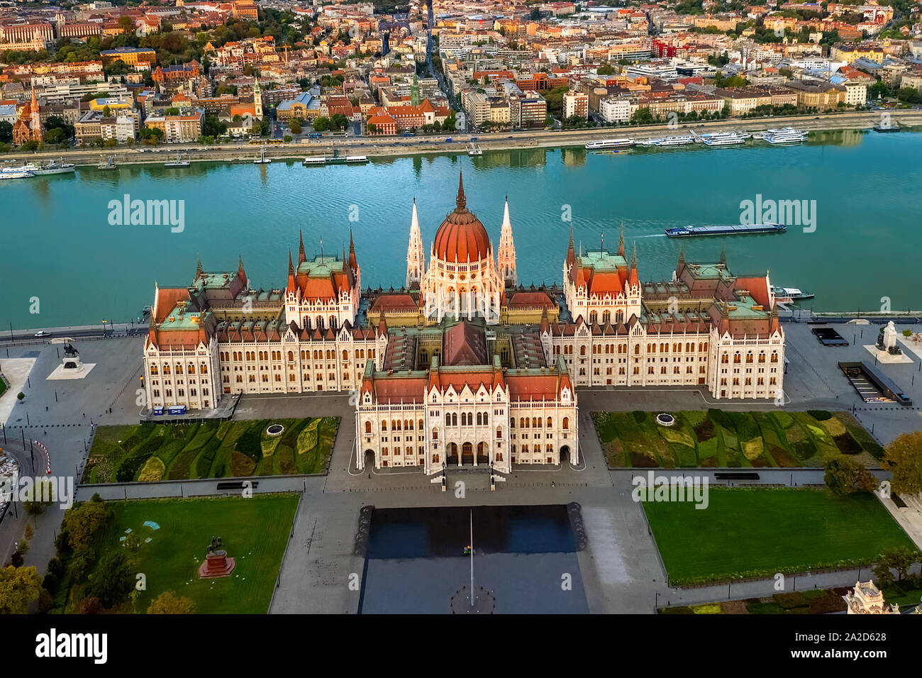 Hungarian Parliament building in fantastic fall morning lights Stock ...