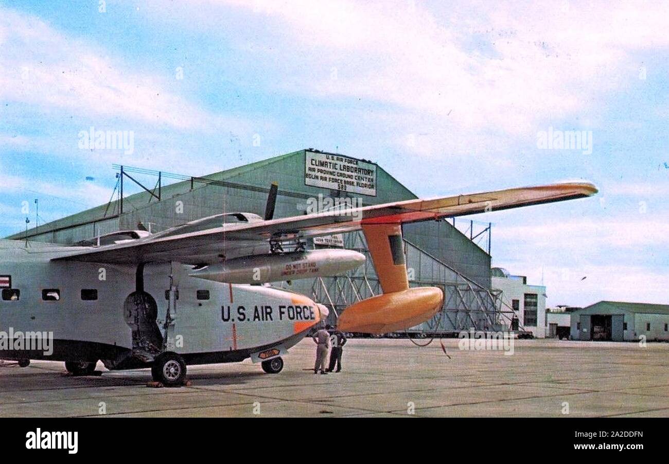 Base hangar hi-res stock photography and images - Alamy