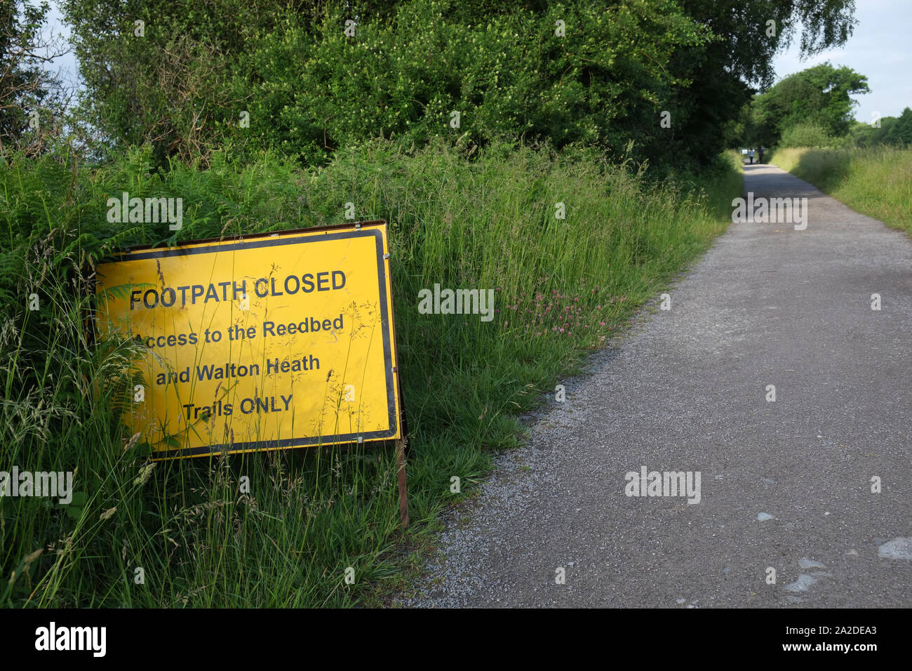 June 2016 - Footpath closed sign Stock Photo - Alamy