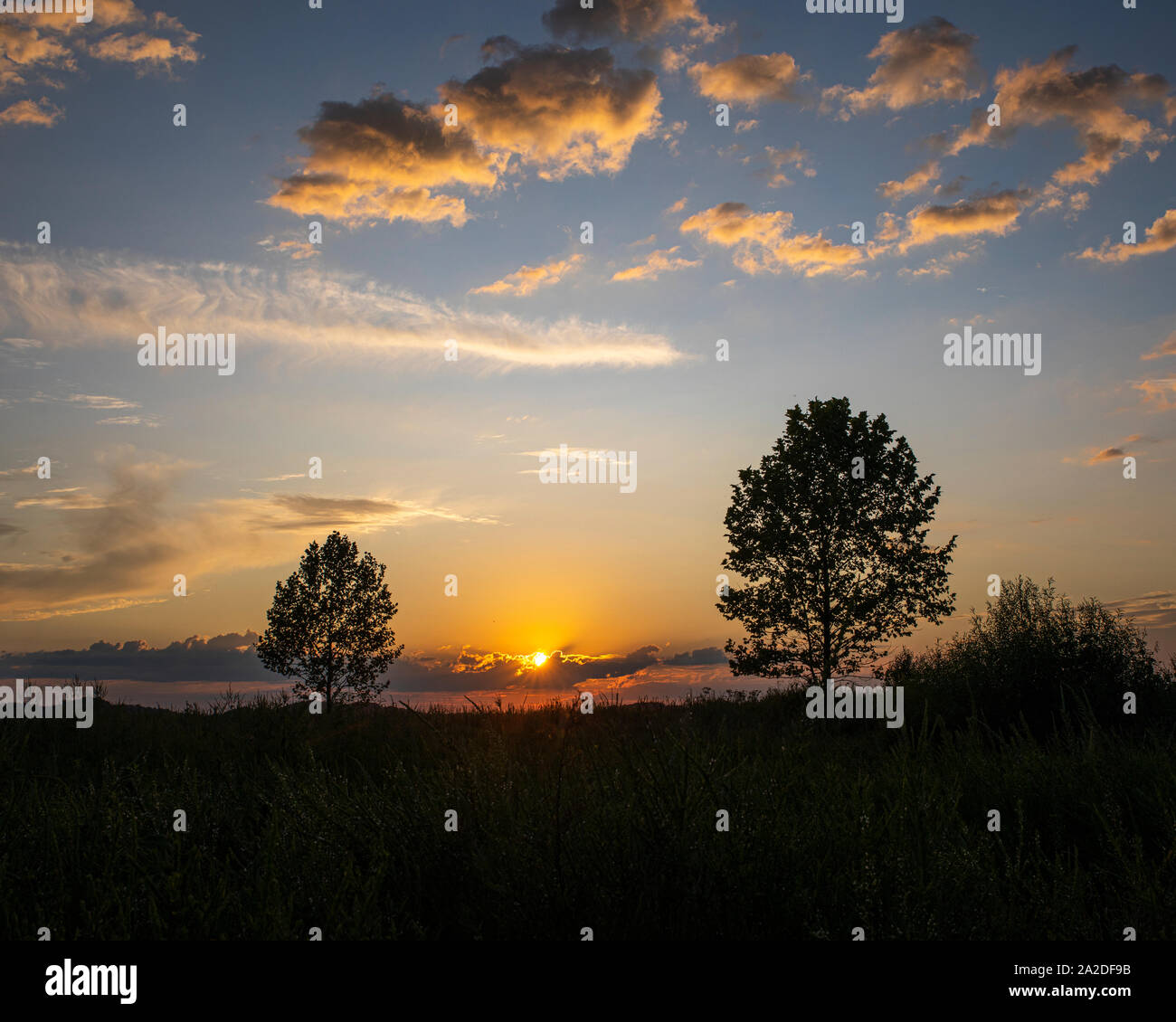 Beautiful color sunset hi-res stock photography and images - Alamy