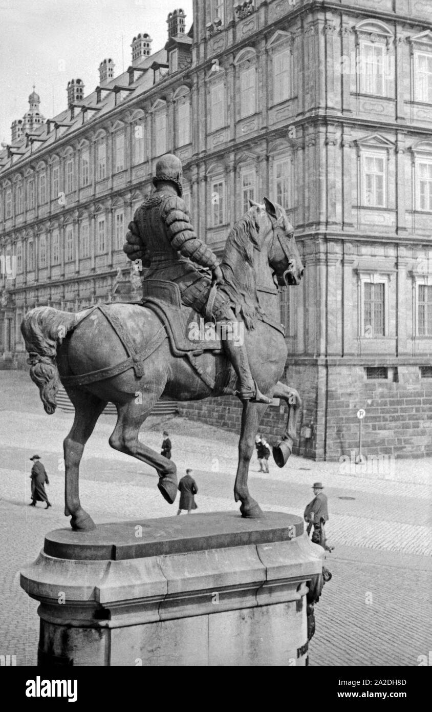 Der Bamberger Reiter auf dem Schönleinsplatz vor dem Dom zu Bamberg ...