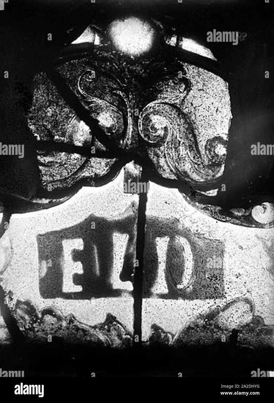 Eglise Saint-Martin - Vitrail baie 4 (détail) Monogramme ‘ELD‘ pour ...