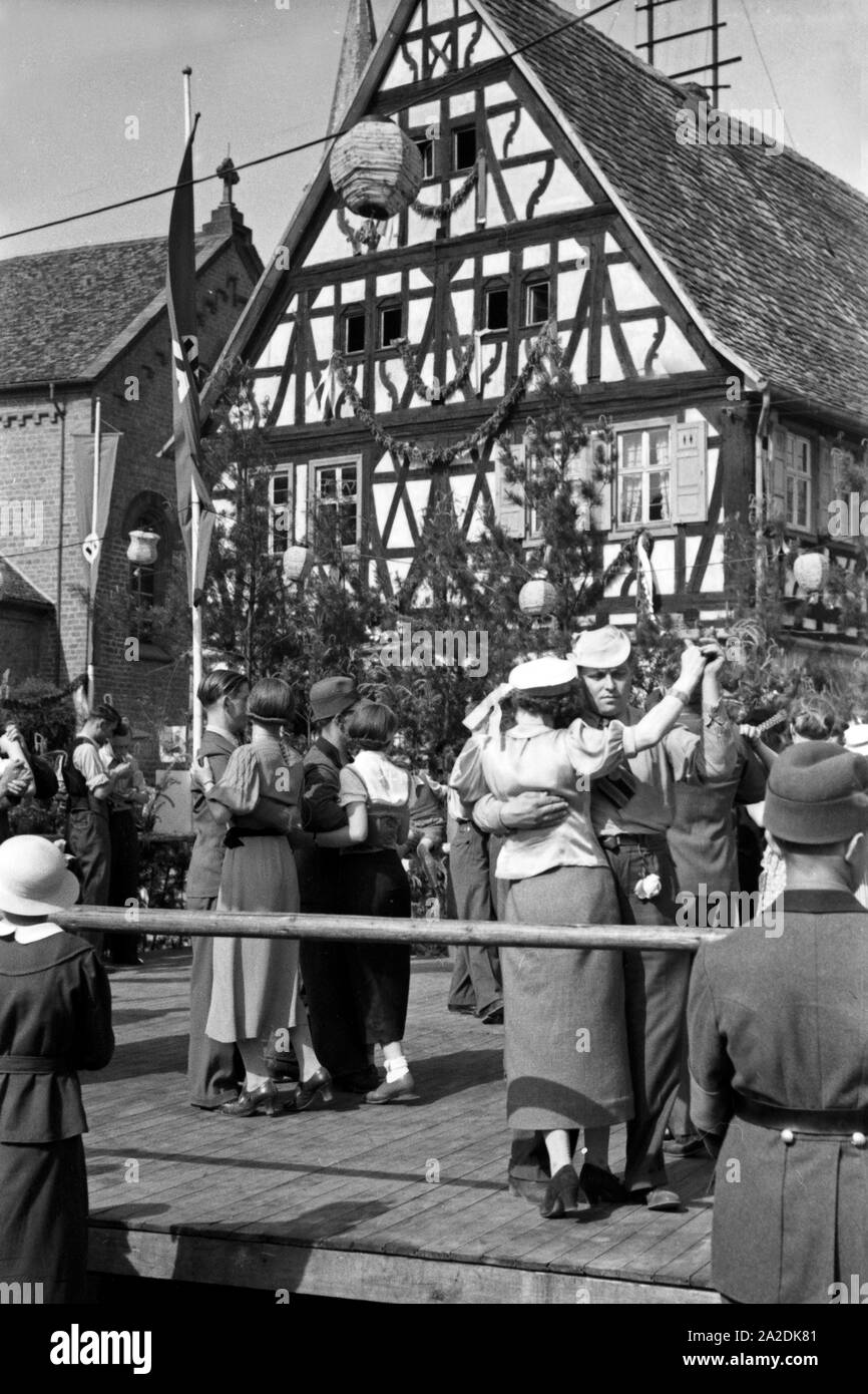 Dance hall 1930s hi-res stock photography and images - Alamy