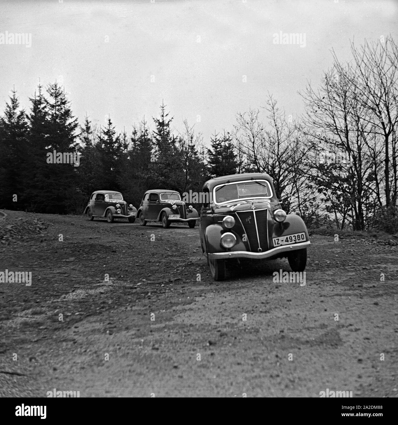 1930s car driving hi-res stock photography and images - Alamy