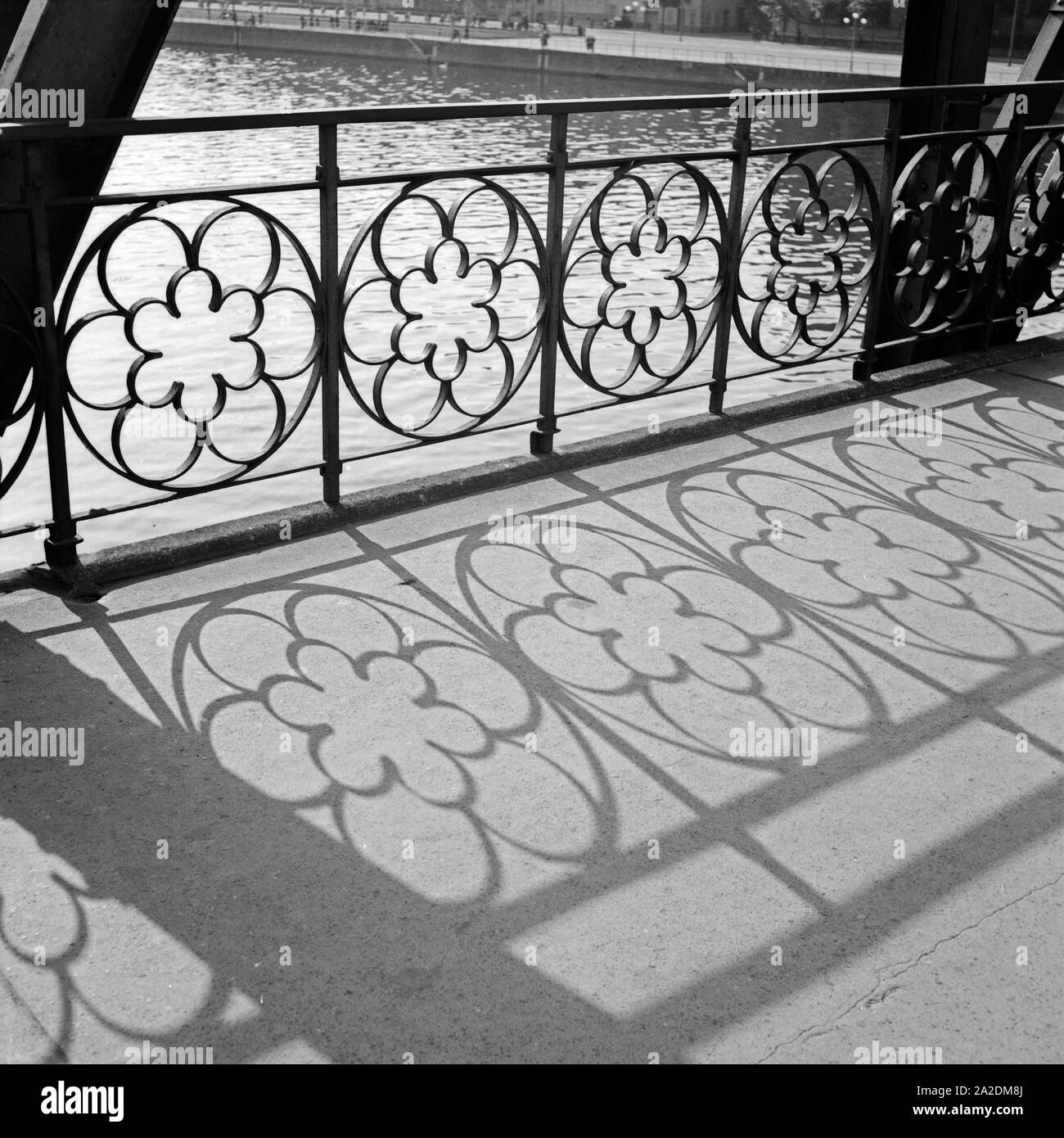 Bridge eiserner steg iron bridge Black and White Stock Photos & Images ...