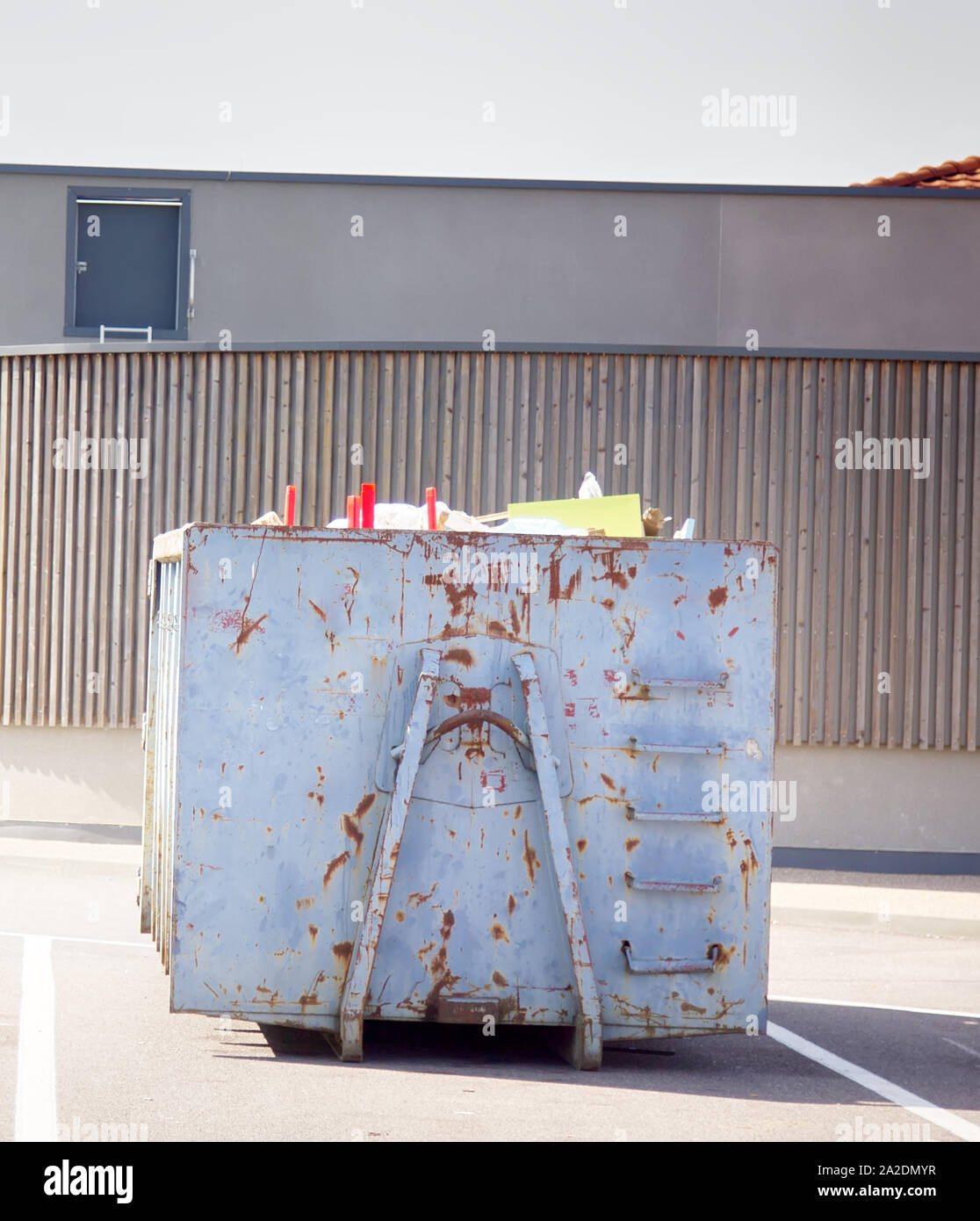 Construction site bins hi-res stock photography and images - Alamy