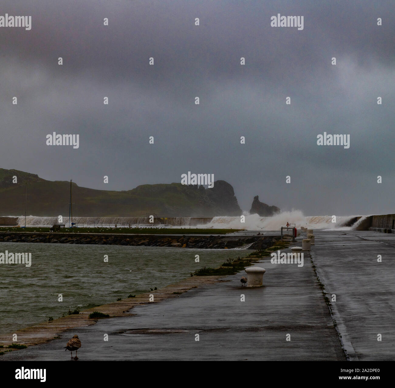 Storm dublin waves hi-res stock photography and images - Alamy