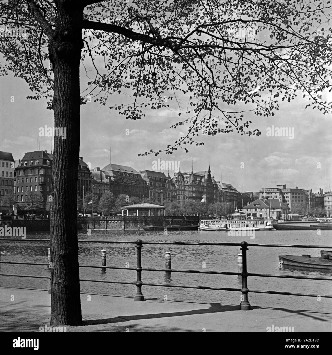 Blick auf die alster in hamburg hi-res stock photography and images - Alamy