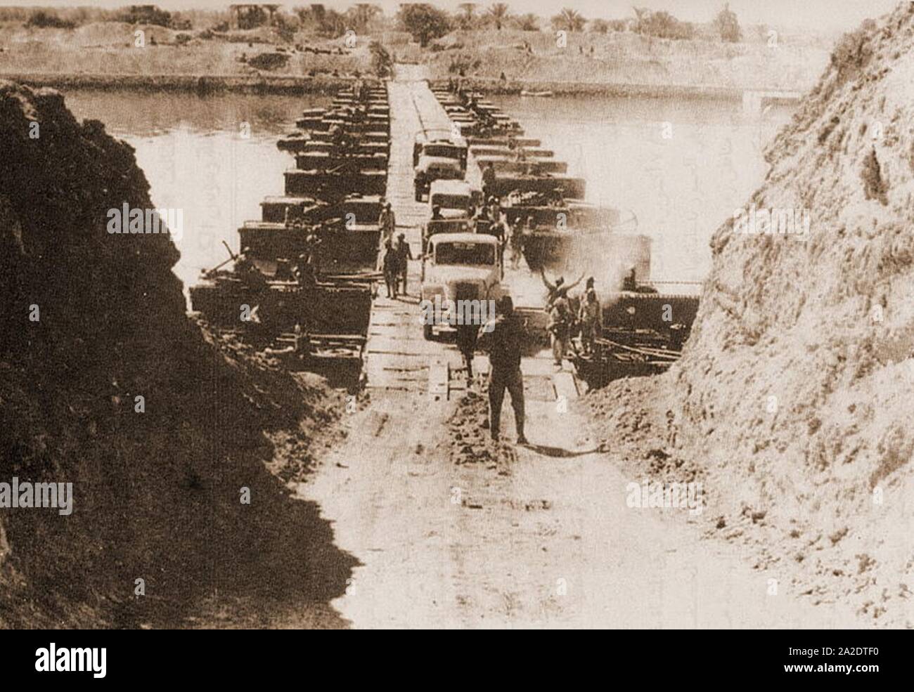 Egyptians Crossing Suez Canal Stock Photo - Alamy