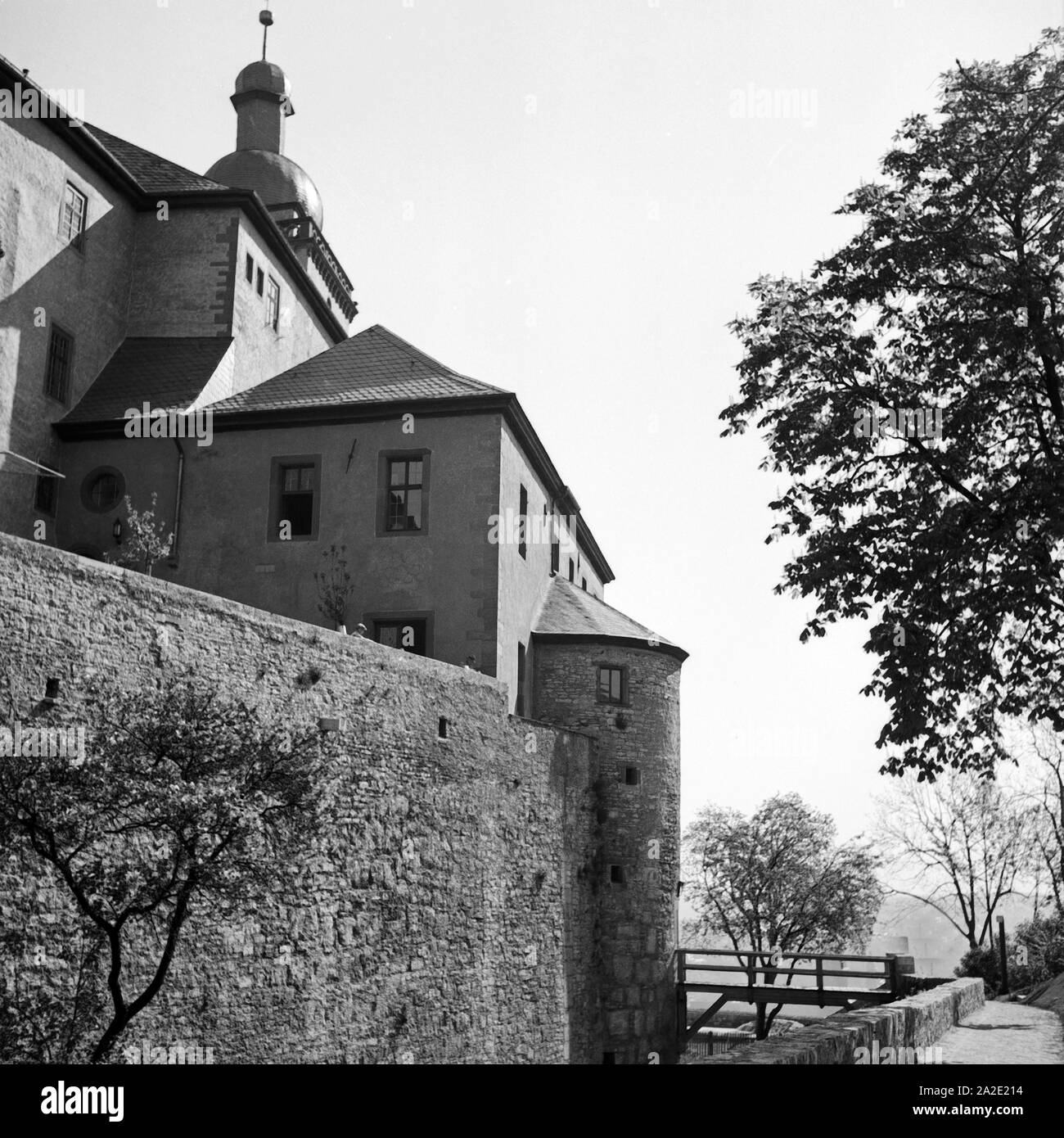 Auf der Festung Marienberg in Würzburg, Deutschland 1930er Jahre. At ...