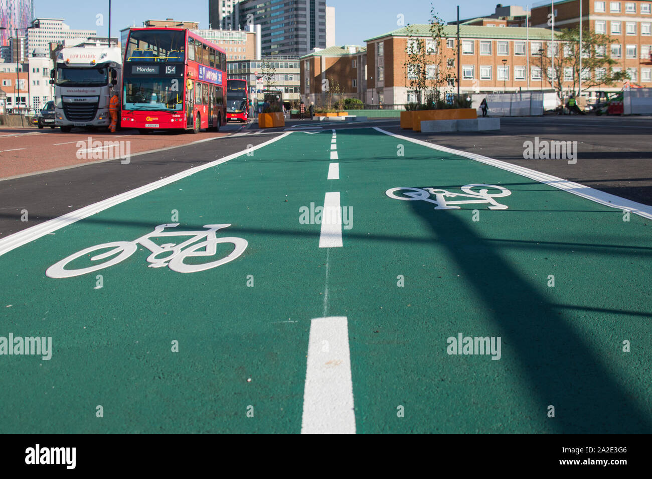 Cycling infrastructure in Croydon with green segregated cycle marked ...