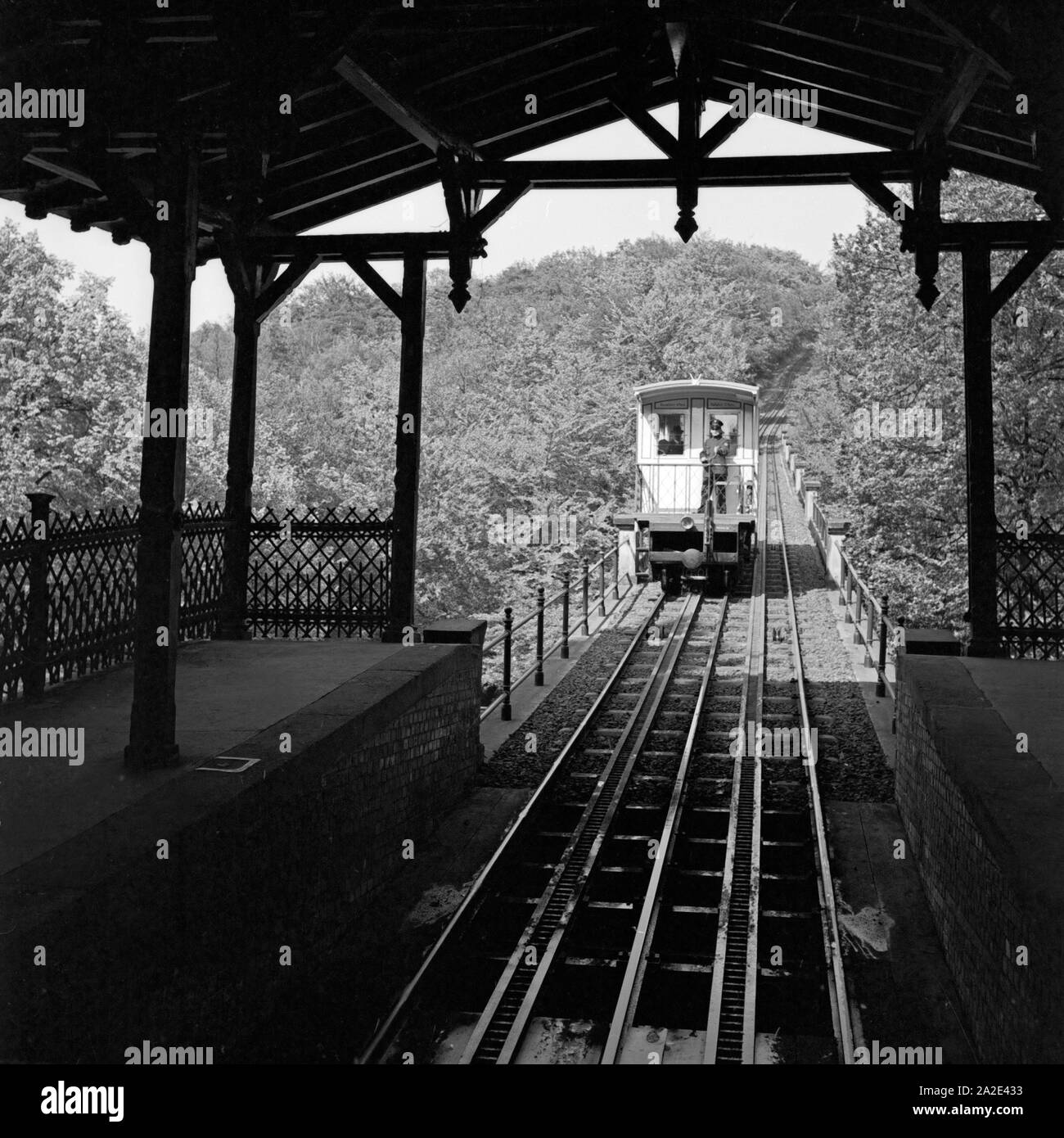 Railway station 1930s hi-res stock photography and images - Alamy
