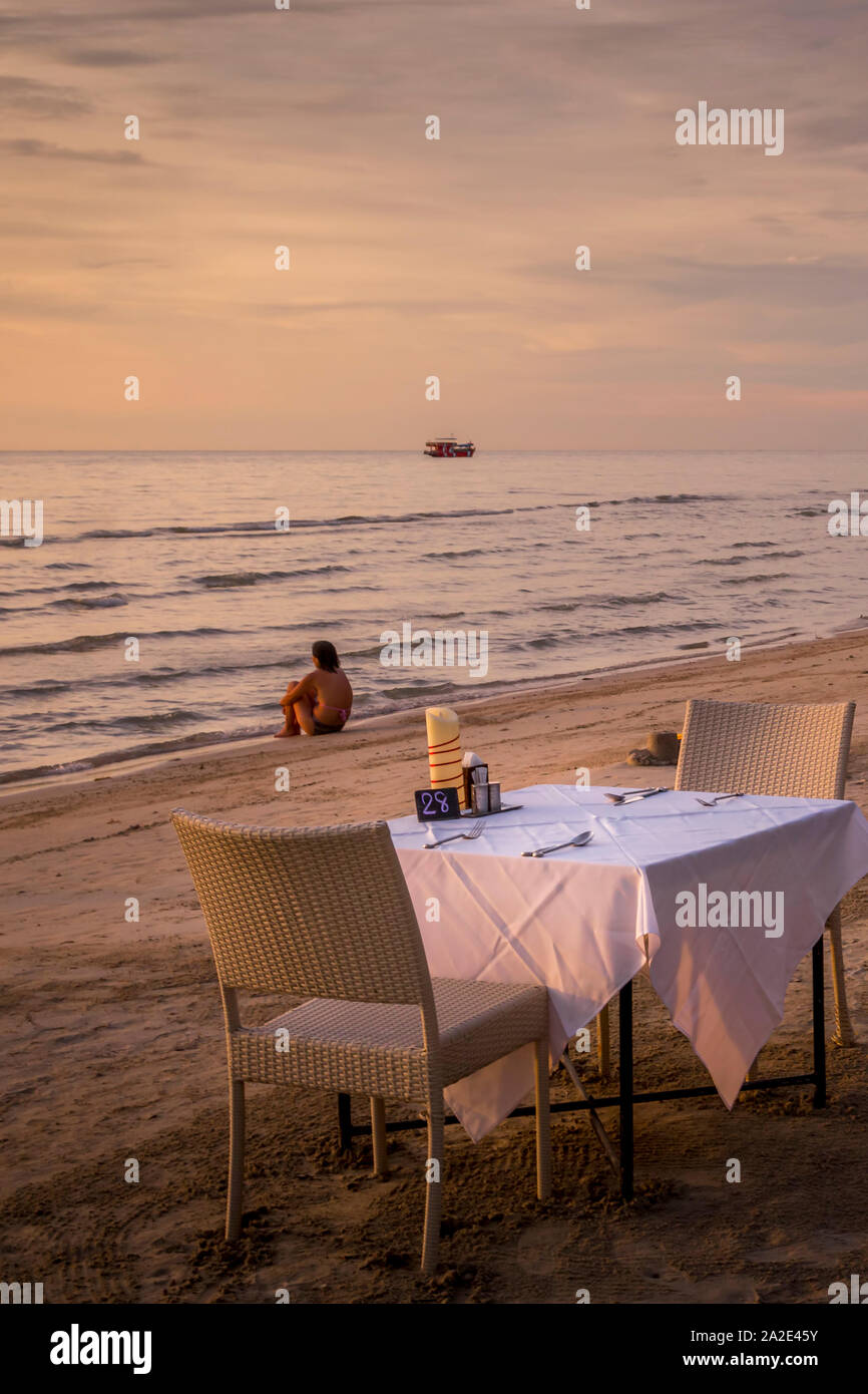 Tables on beach hi-res stock photography and images - Alamy