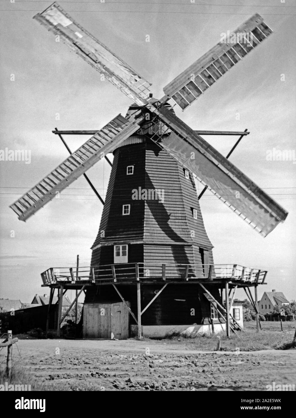 Windmühle in Cranz, Ostpreußen, 1930er Jahre. Windmill at Cranz, East ...