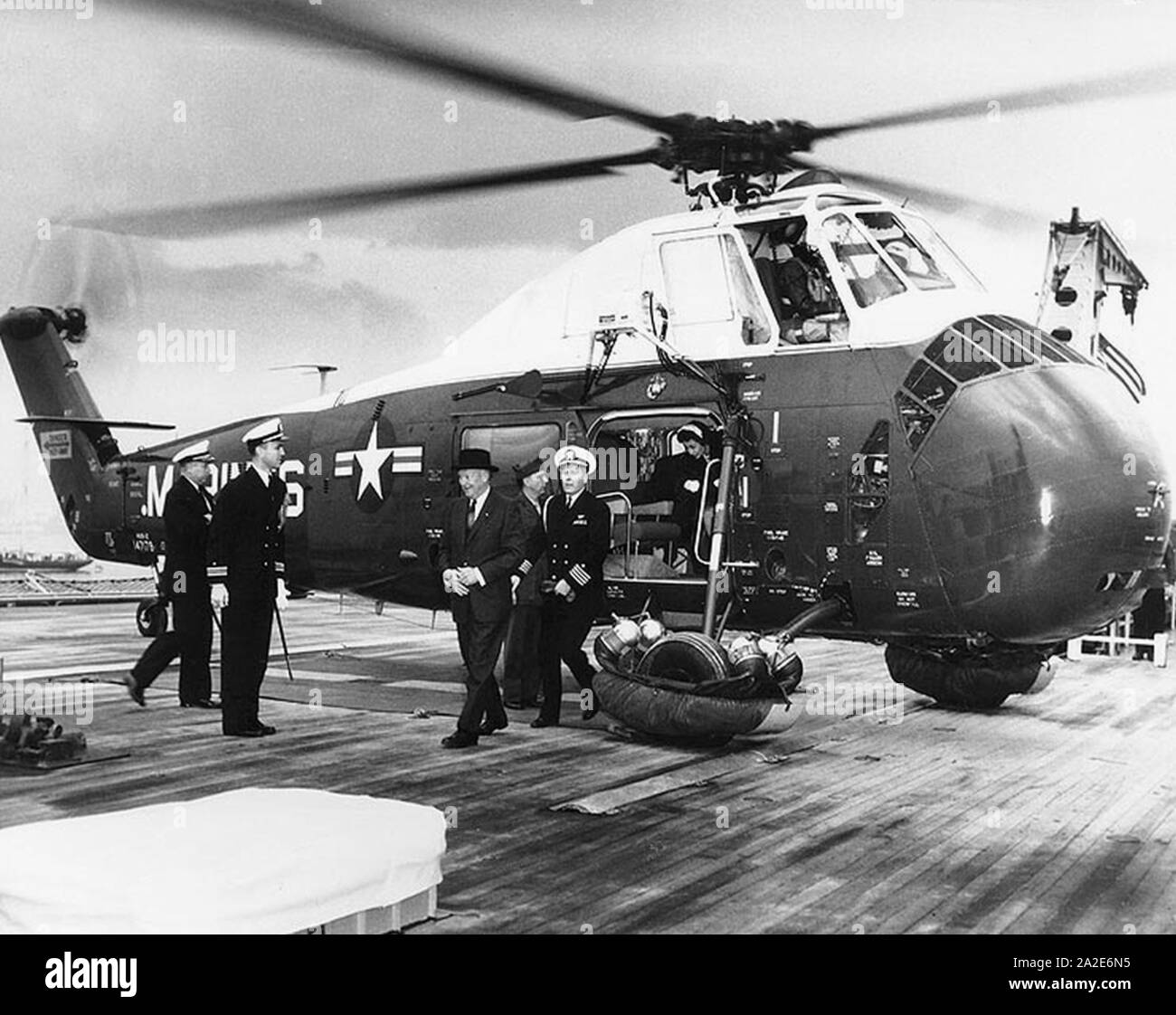 Eisenhower on USS Des Moines (CA-134) at Athens 1959 Stock Photo - Alamy