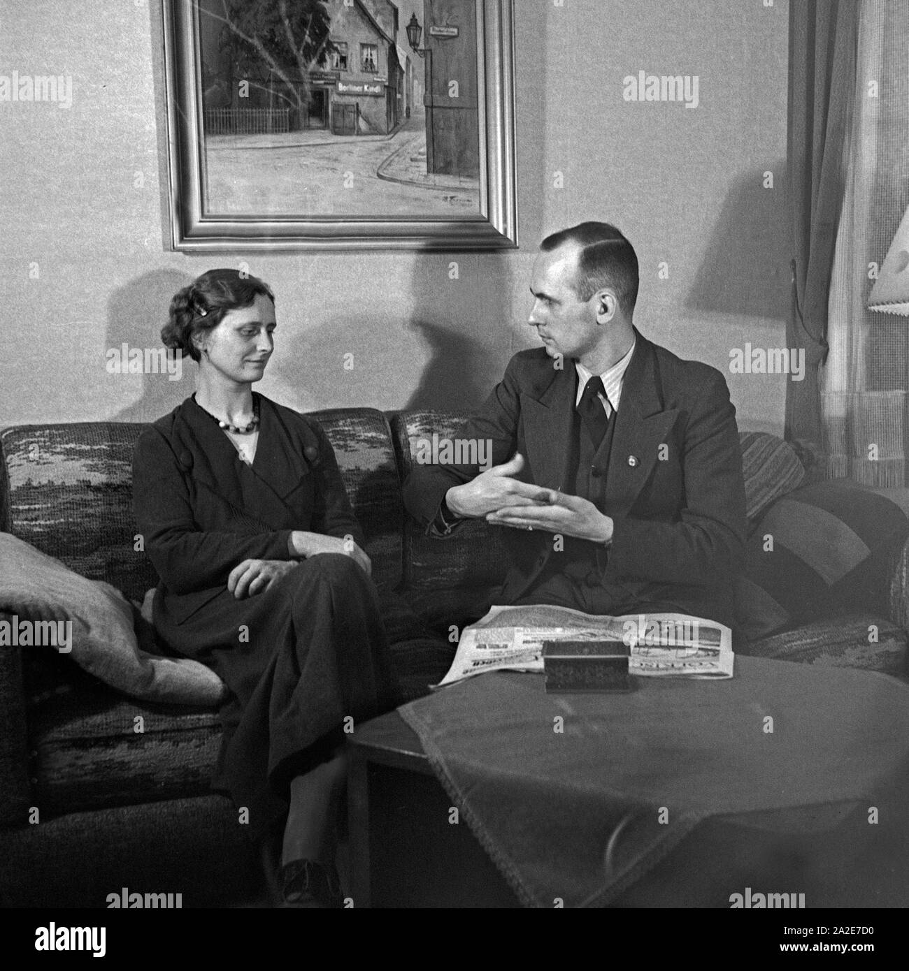 1930s Sitting Room High Resolution Stock Photography and Images - Alamy