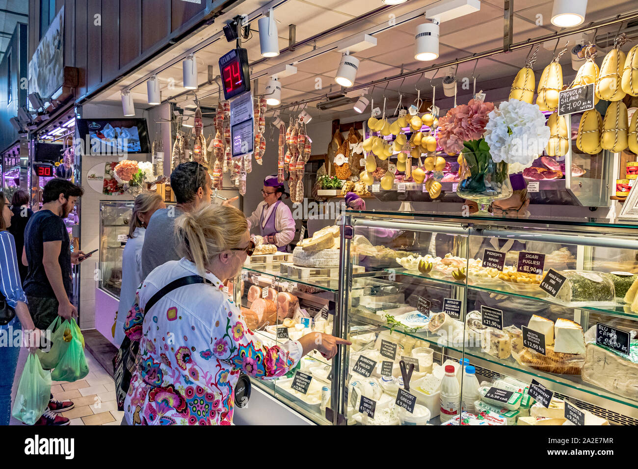 Italian market meat hi-res stock photography and images - Alamy