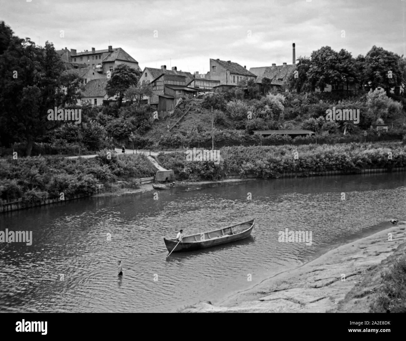 1930er jahre at the river inster flowing through insterburg hi-res ...