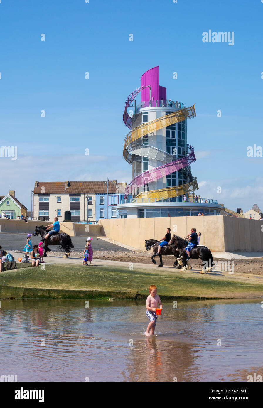 Redcar pier hi-res stock photography and images - Alamy