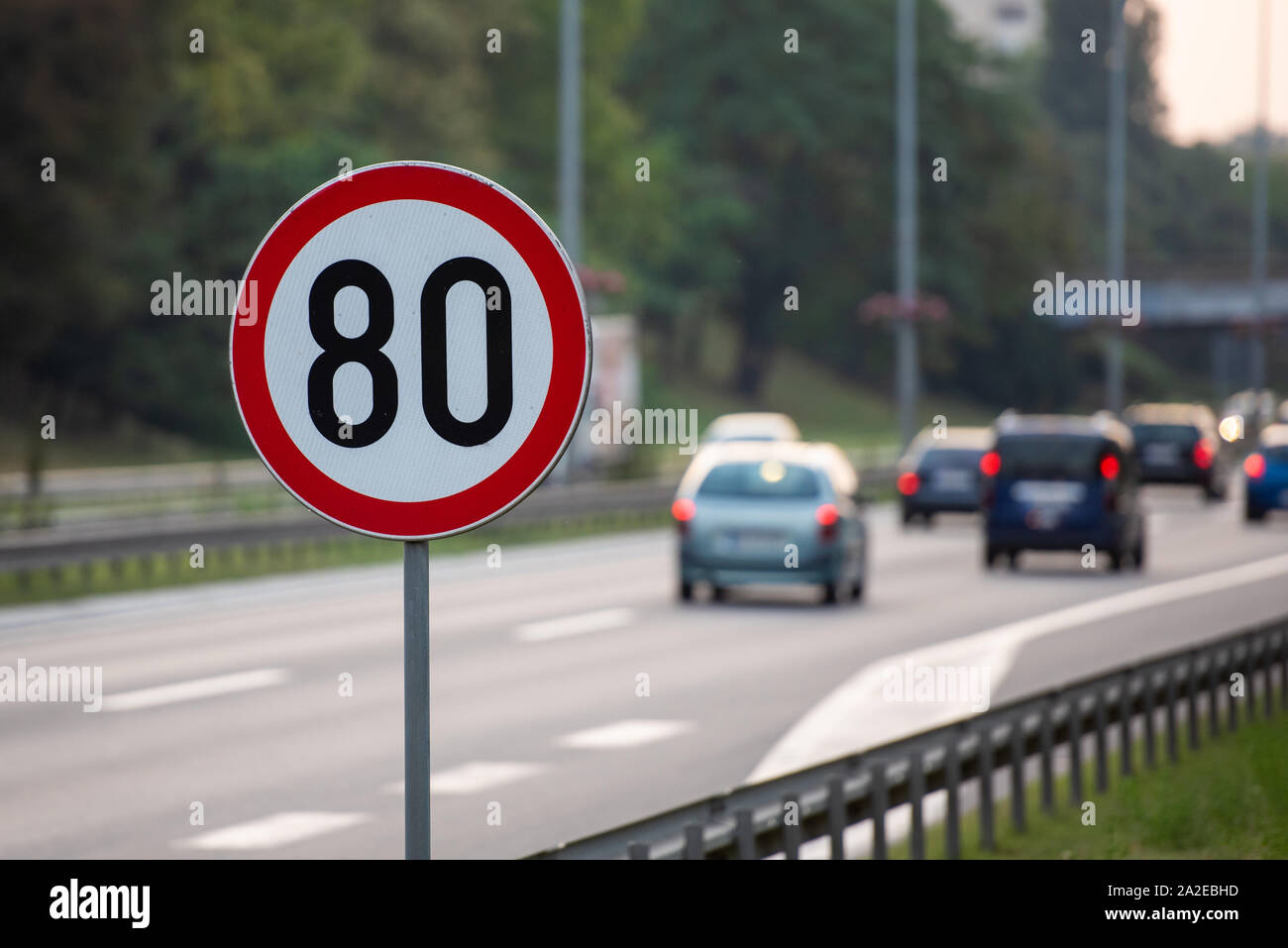 80km Speed Sign High Resolution Stock Photography and Images - Alamy