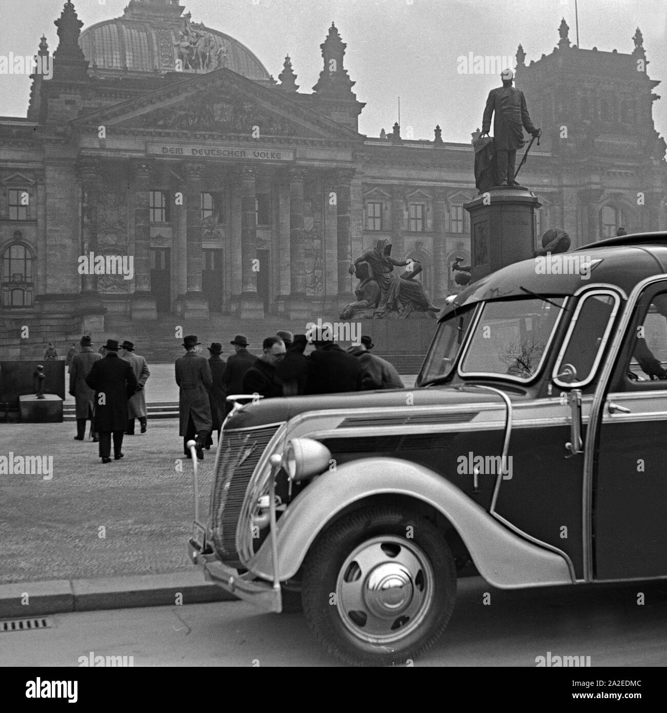 Mit bus Black and White Stock Photos & Images - Alamy