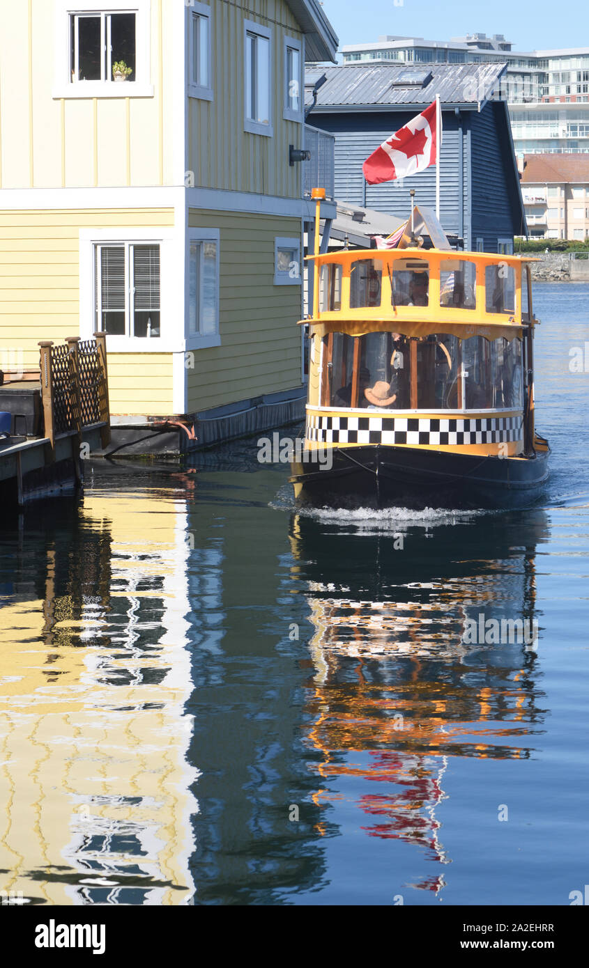 Victoria harbour water taxi ferry hi-res stock photography and images ...