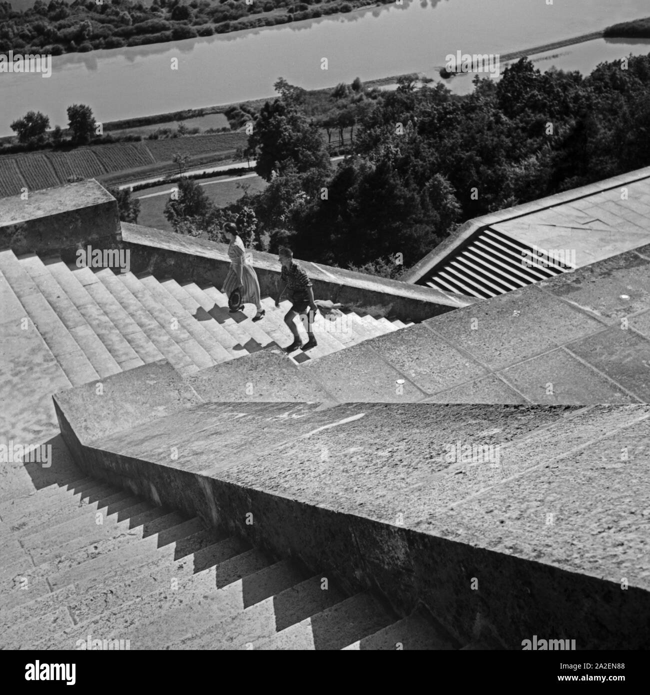Die treppen hinauf zur walhalla bei donaustauf hi-res stock photography ...