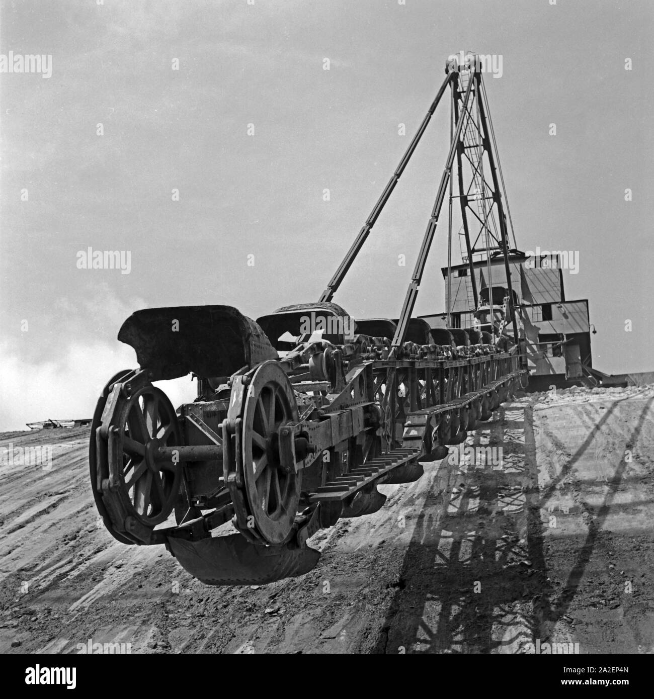 Bagger beim Bernsteinabbau in Palmnicken in Ostpreußen, Deutschland ...