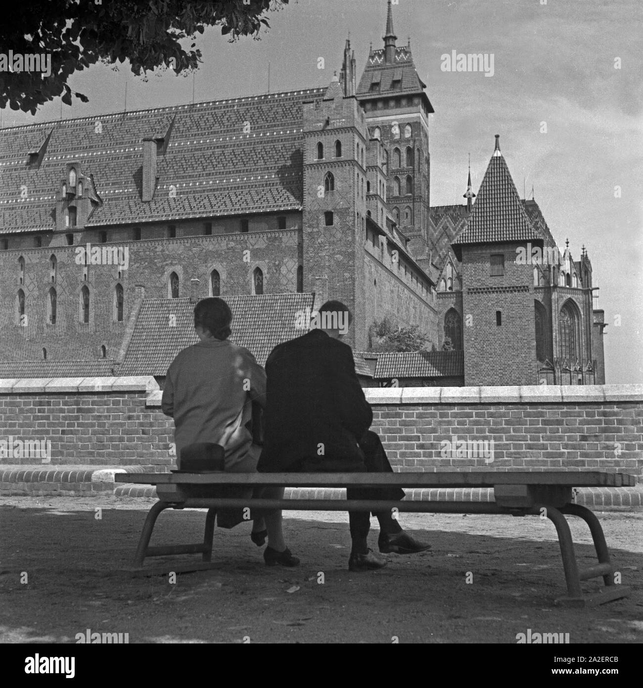 Man sit down on Black and White Stock Photos & Images - Alamy