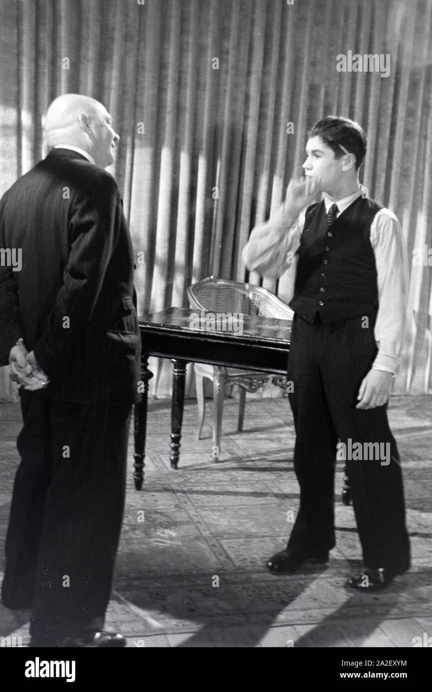 Schauspieler bei Probeaufnahmen für den Film Familienanschluss von Carl ...