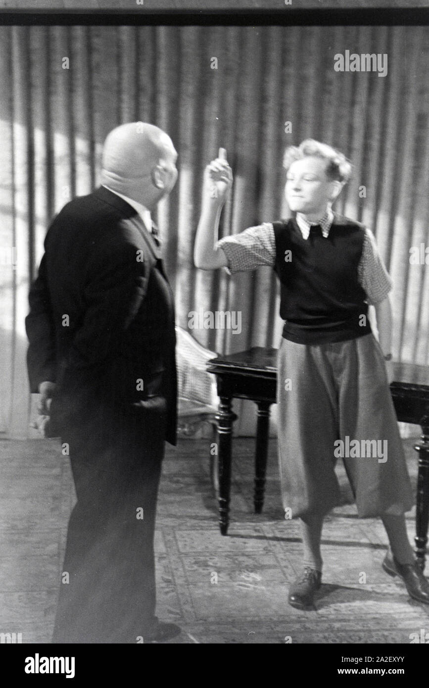 Schauspieler bei Probeaufnahmen für den Film Familienanschluss von Carl ...