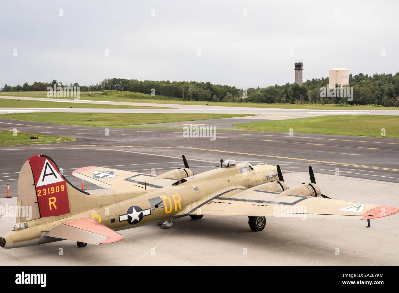 Collings Foundation's B-17G Flying Fortress, Nine-O-Nine, at Worcester ...
