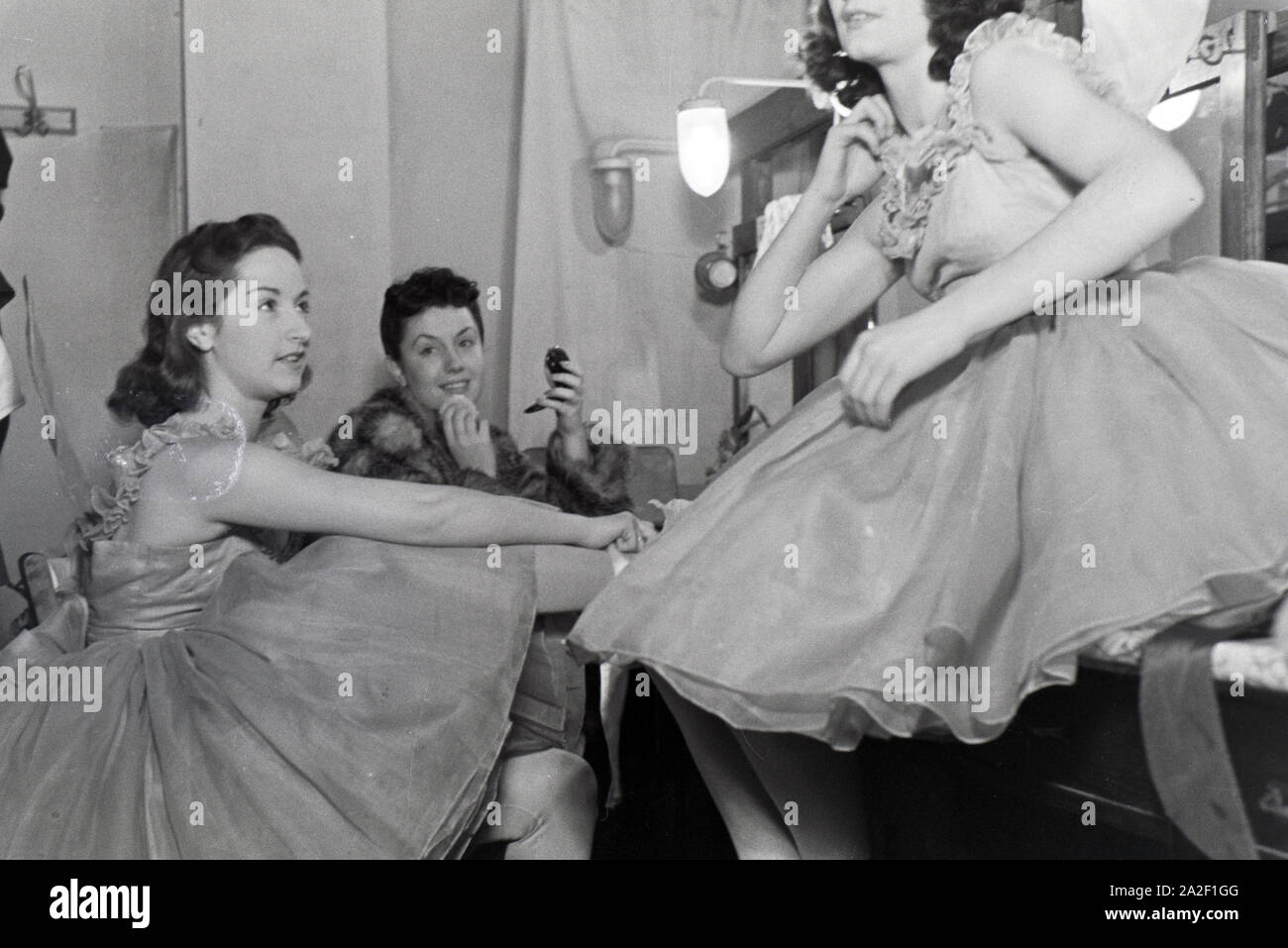 Opera ballet dressing room hi-res stock photography and images - Alamy