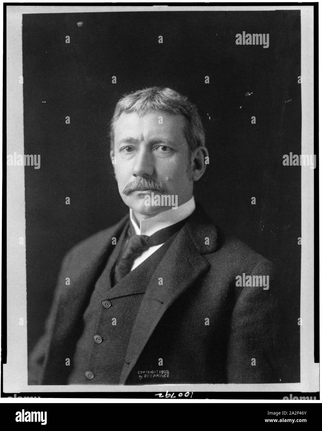 Elihu Root, Secretary of War, half-length portrait, facing slightly ...