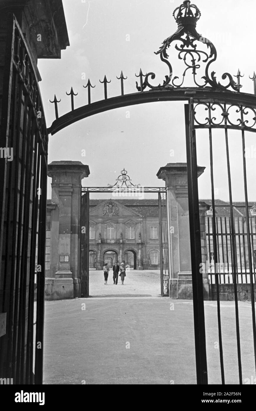 Baroque doorway Black and White Stock Photos & Images - Alamy