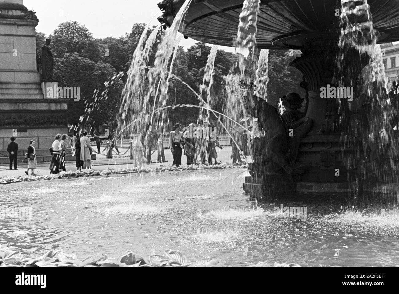 Dem neuen springbrunnen hi-res stock photography and images - Alamy
