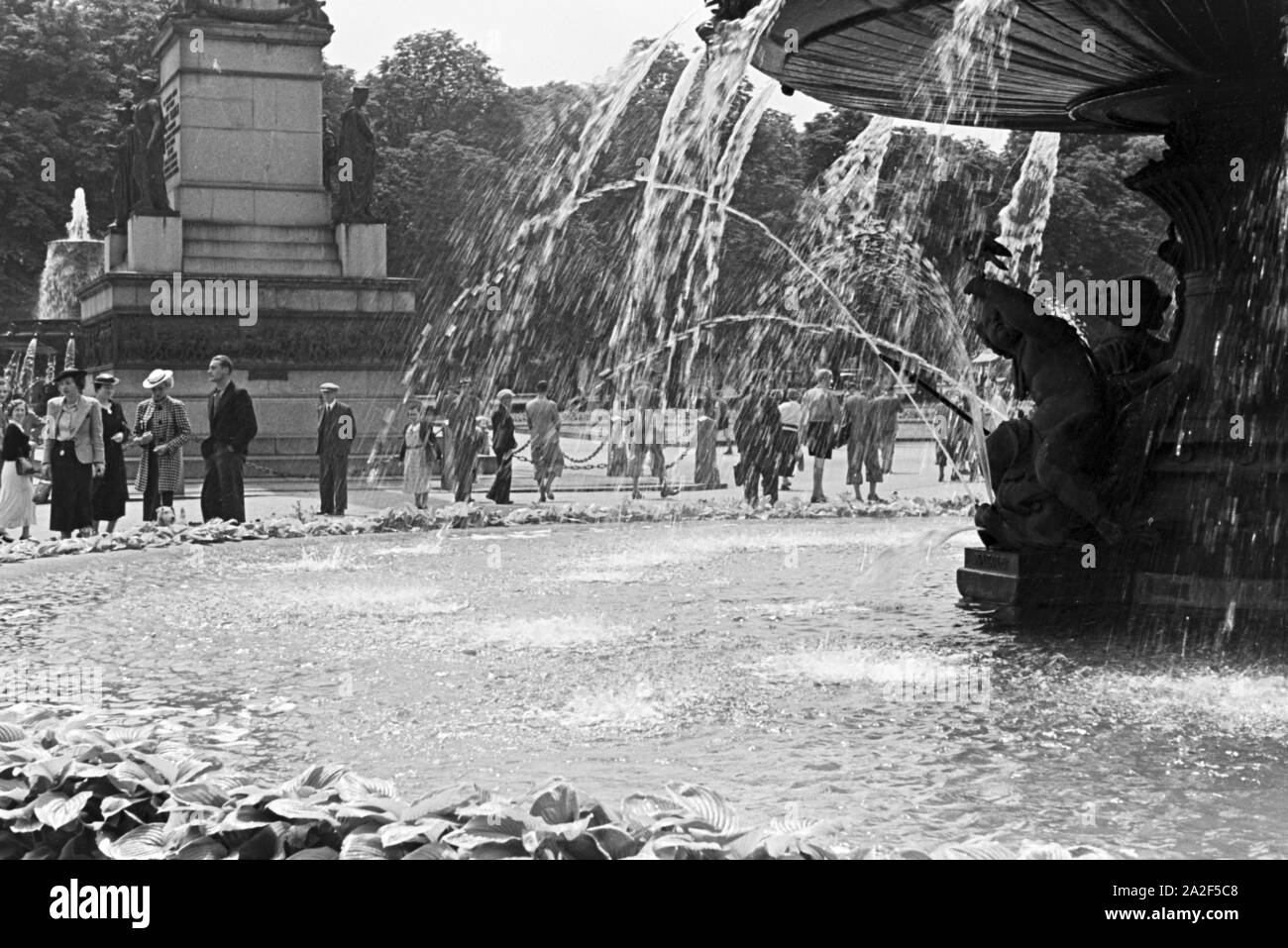 Dem neuen springbrunnen hi-res stock photography and images - Alamy