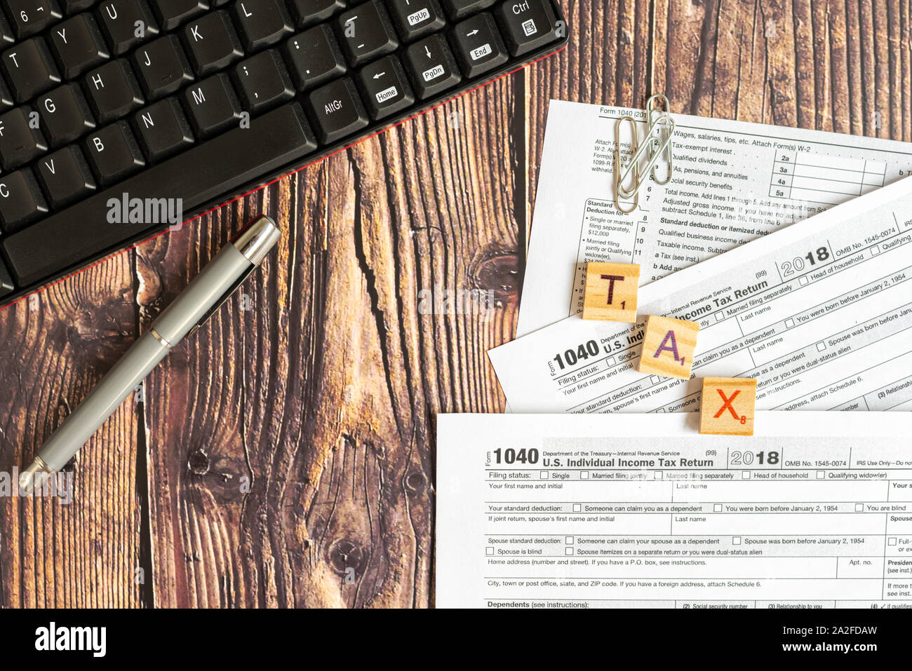 Filling tax form american irs hi-res stock photography and images - Alamy