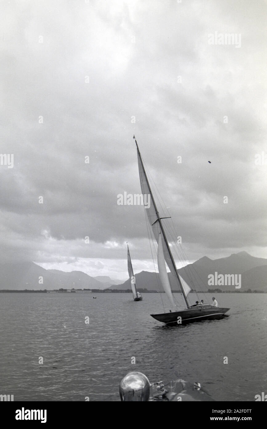 Hoisted sails hi-res stock photography and images - Alamy