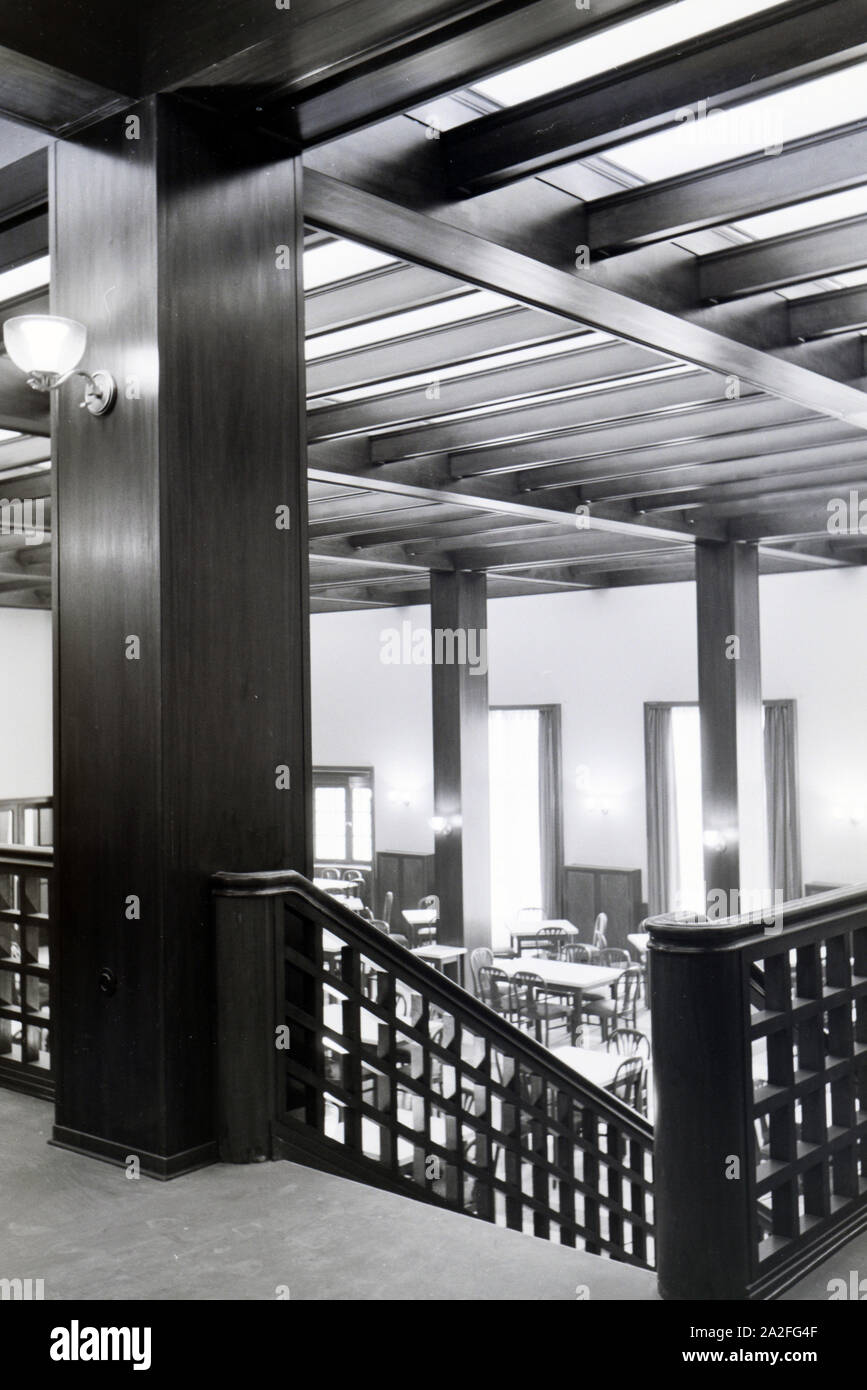 Die Innenräume des Schiller-Theaters, das durch den Architekten Paul ...