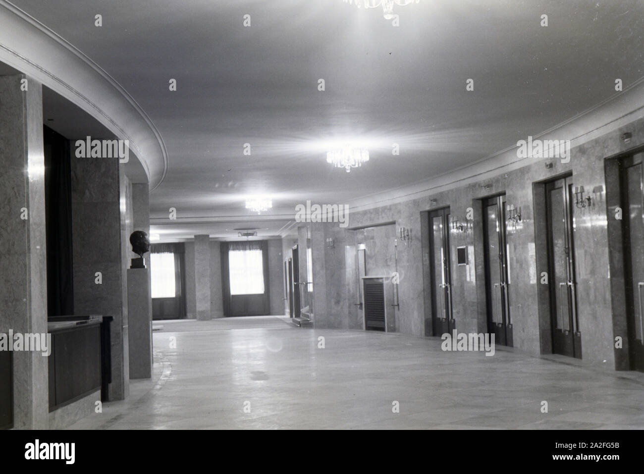 Das Foyer des Schiller-Theaters, das durch den Architekten Paul ...