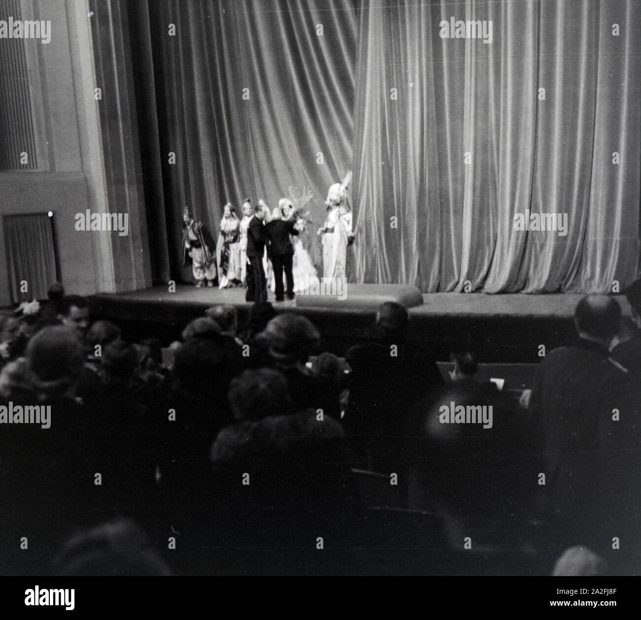 Aufführung im Opernhaus in Rom; Italien 1940er Jahre. Performance in ...