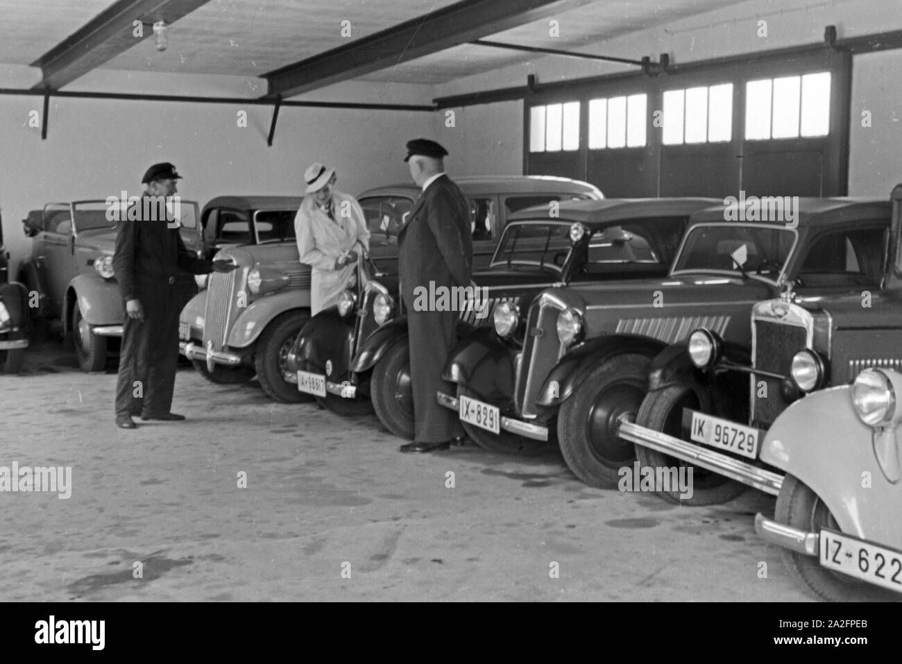 Garagen hi-res stock photography and images - Alamy