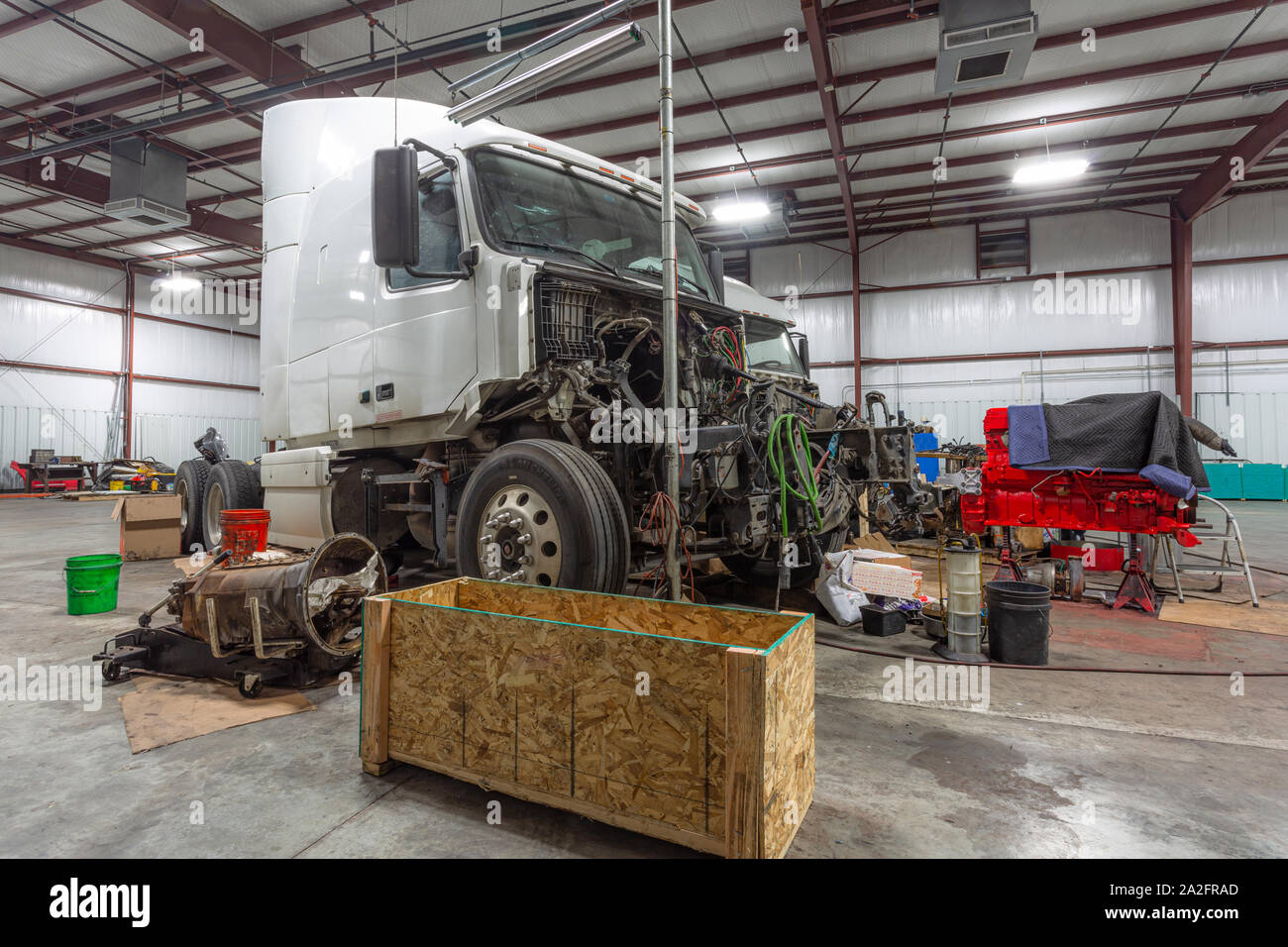 18 wheeler engine hi-res stock photography and images - Alamy