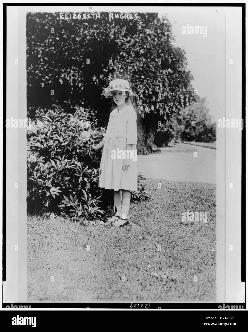 Elizabeth Hughes, full-length portrait, standing, facing front Stock ...